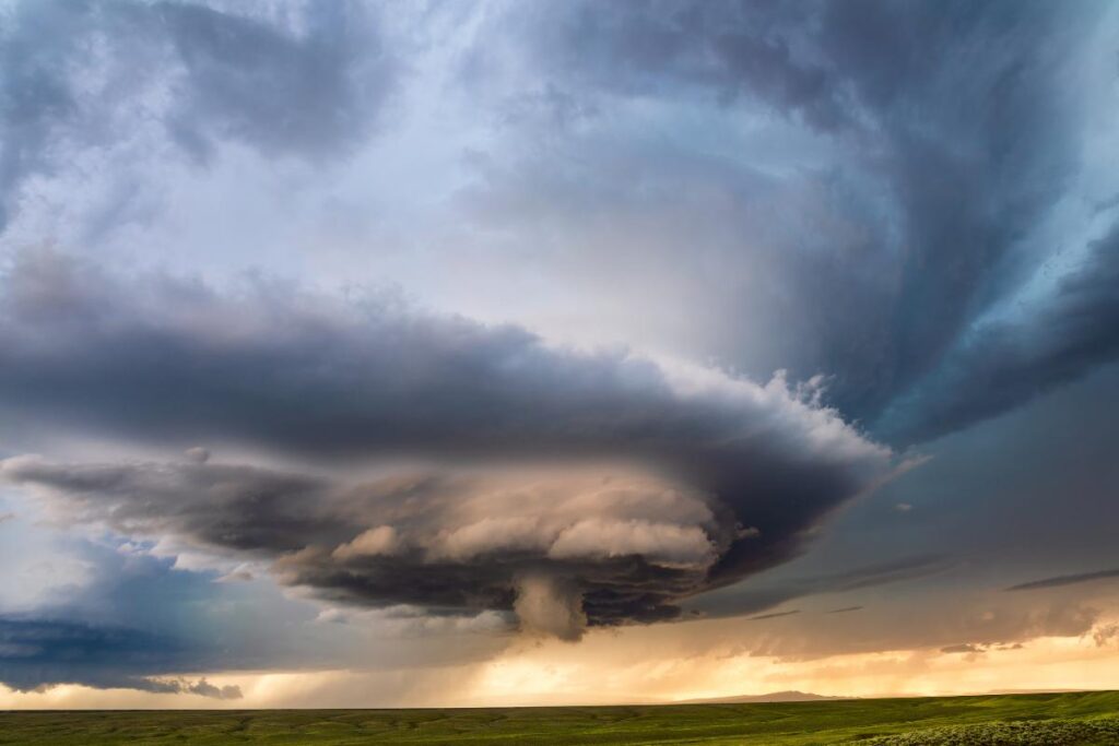 Supercellule or supercell : définition, formation, types et impacts ...